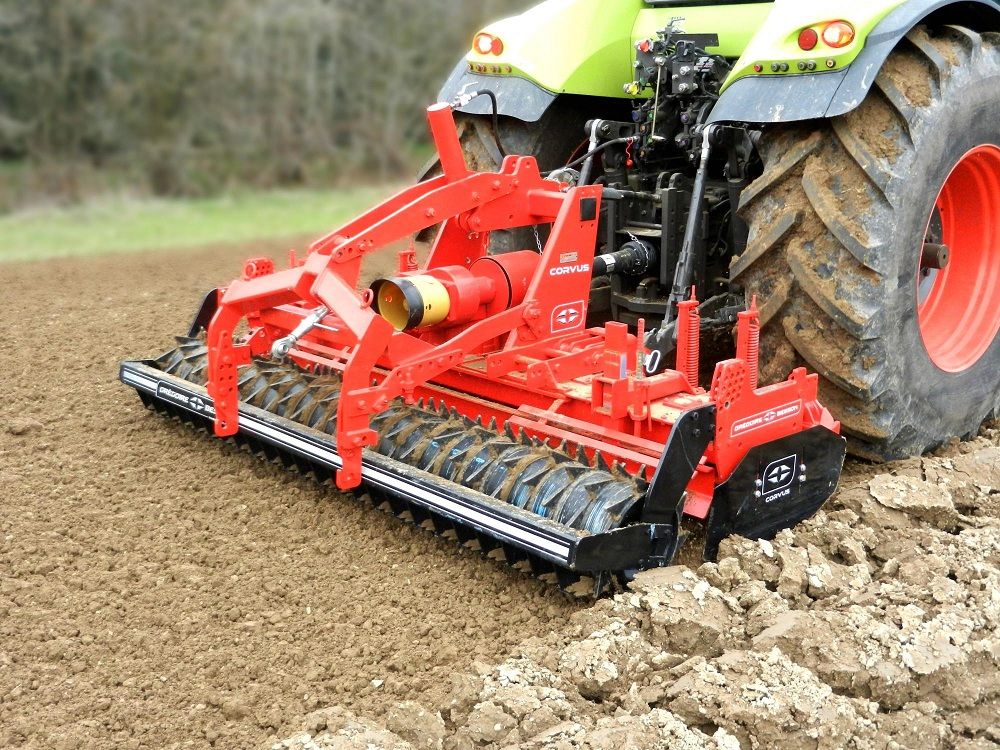 Les herses rotatives Rabe Corvus PKE et PKE K sous les couleurs ...